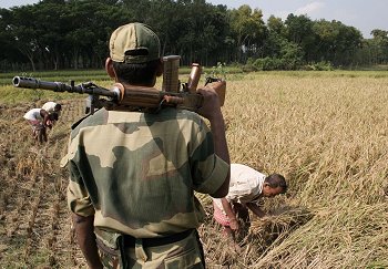 India: Fencing the Porous Bangladesh Border - Worldpress.org